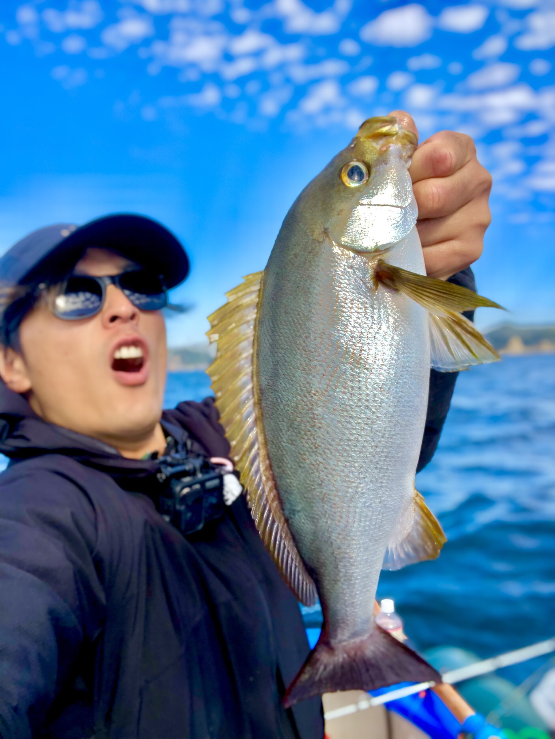 釣りするふたごの釣り部屋 | ミニボートで大海原へ！